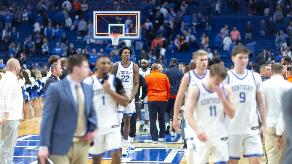 INJURY EXCUSE? Fans Divided on Who's to Blame for Kentucky's Poor ...